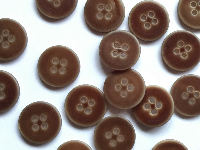 Brown/Taupe Matt River Shell 15mm – Black Sheep Yarns